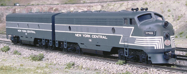 NYC Pass FP-7 AB set w- powered B — americanmodelsllc